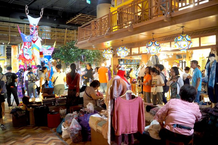 10 Best Things to Do at IconSiam Bangkok! - EatandTravelWithUs